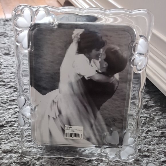 Mikasa | Accents | Mikasa Elegant Glass Frame With Frosted Accents ...